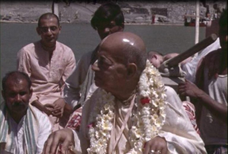 Vedic philosophy - For the Pleasure of Lord Krishna